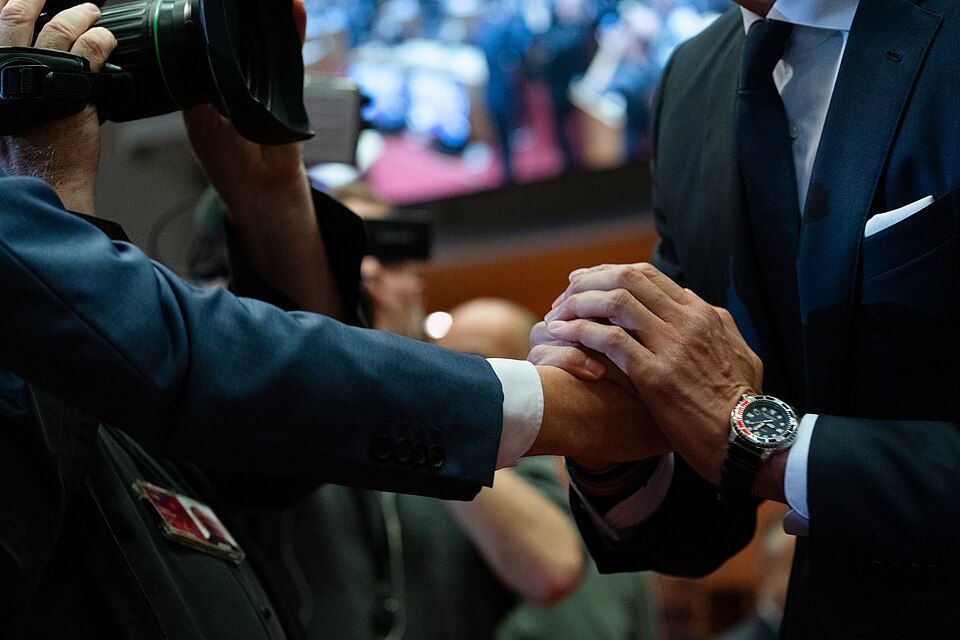 MEPs approached by industry to deregulate GMOs/NGTs – Inf'OGM